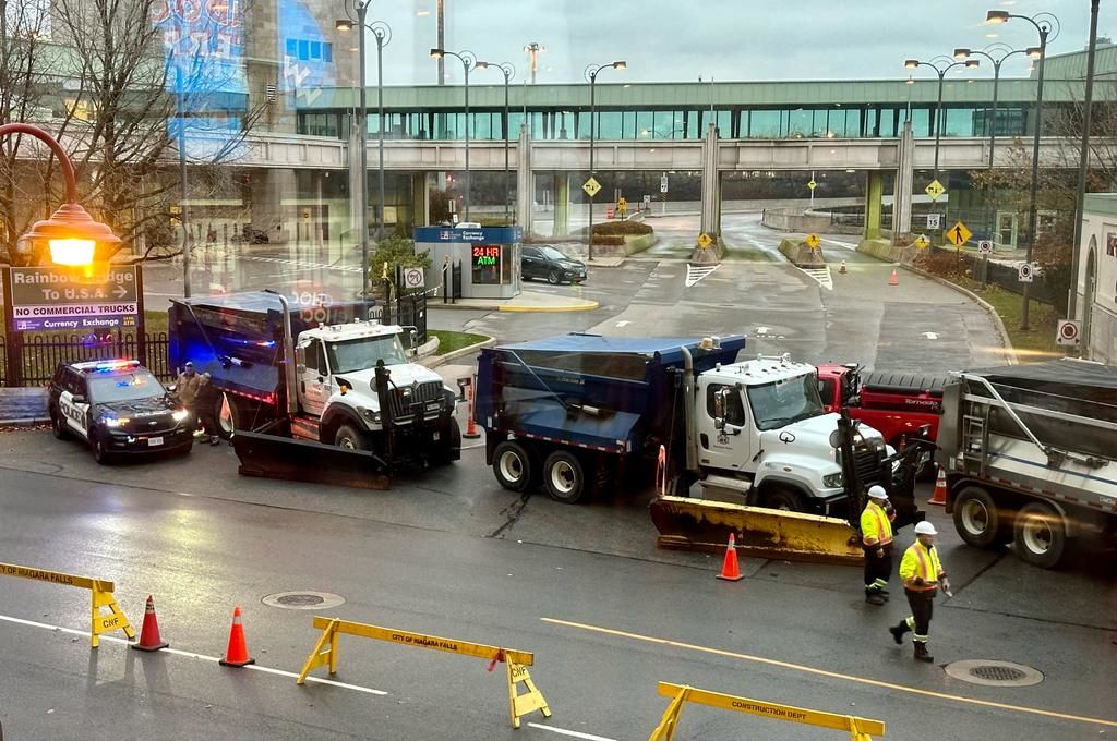 [UPDATE] 2 Dead, 1 Hurt After Explosion at Rainbow Bridge Border Crossing